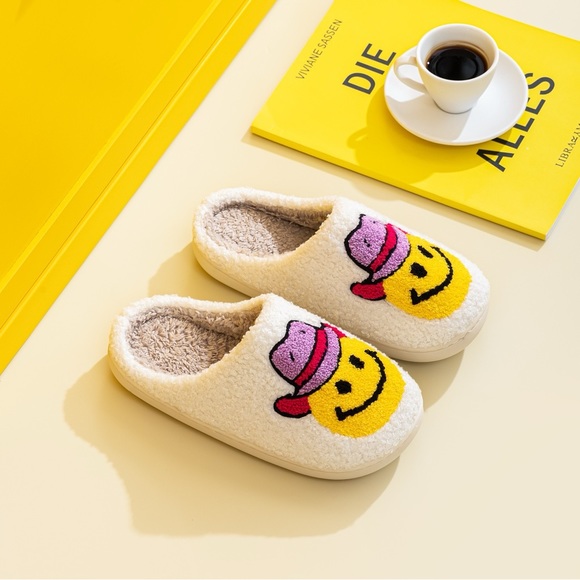 Melody | Shoes | Melody Smiley Face Slippers | Poshmark
